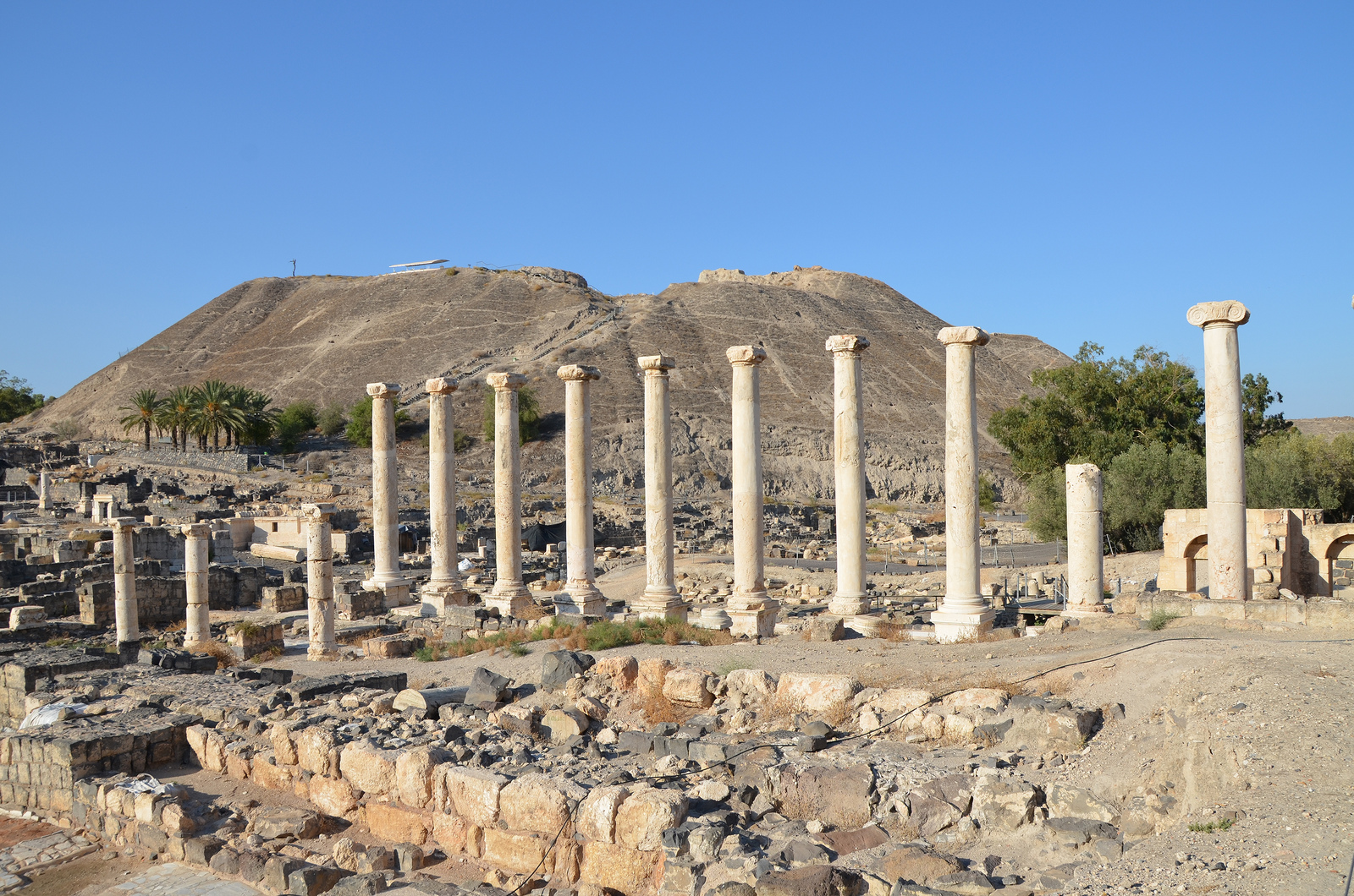 Colonnaded street, Scythopolis (Beth-She’an), Israel – World History et ...