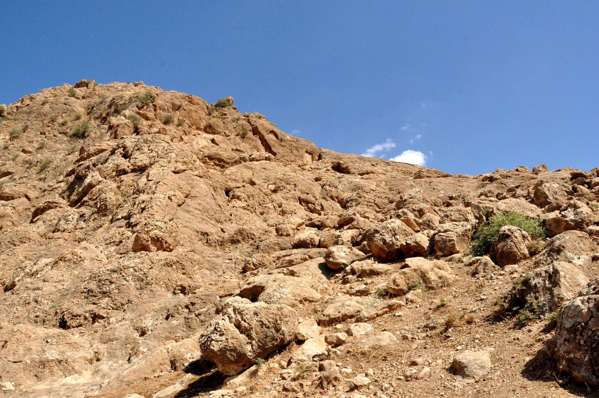 The Rock Relief of Harir (Hareer), Iraqi Kurdistan – World History et ...